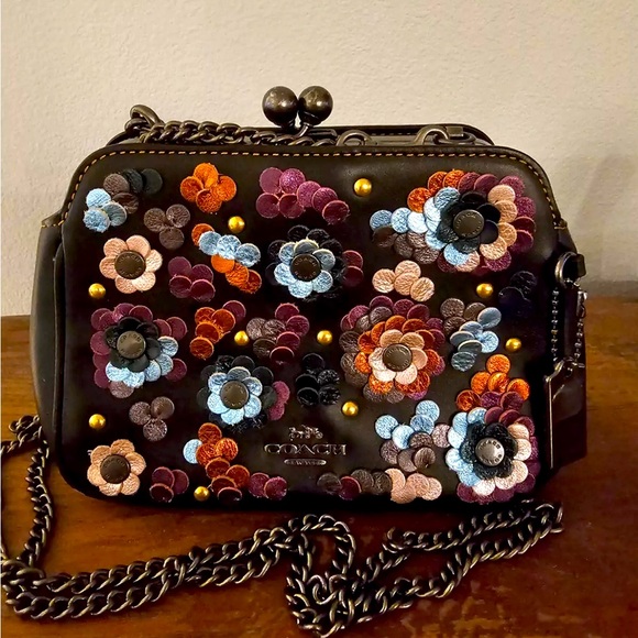 Coach | Bags | Coach Rogue Tea Rose Kiss Lock Metallic Crossbody Bag ...